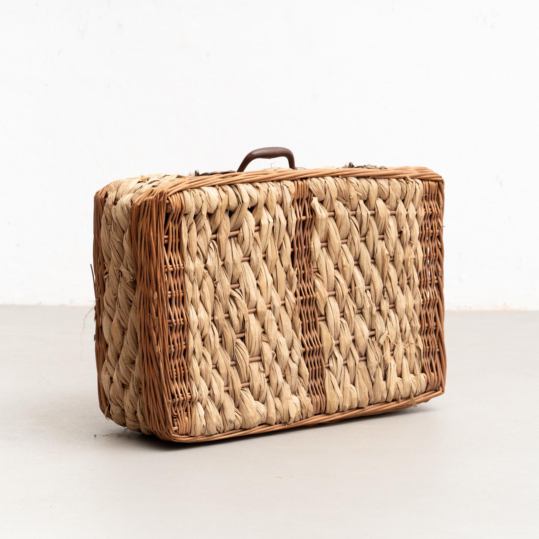 Wicker Vintage Case, circa 1940 For Sale at 1stDibs