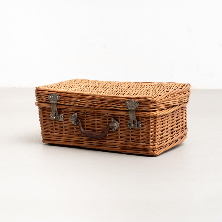 Wicker Vintage Case, circa 1940 For Sale at 1stDibs