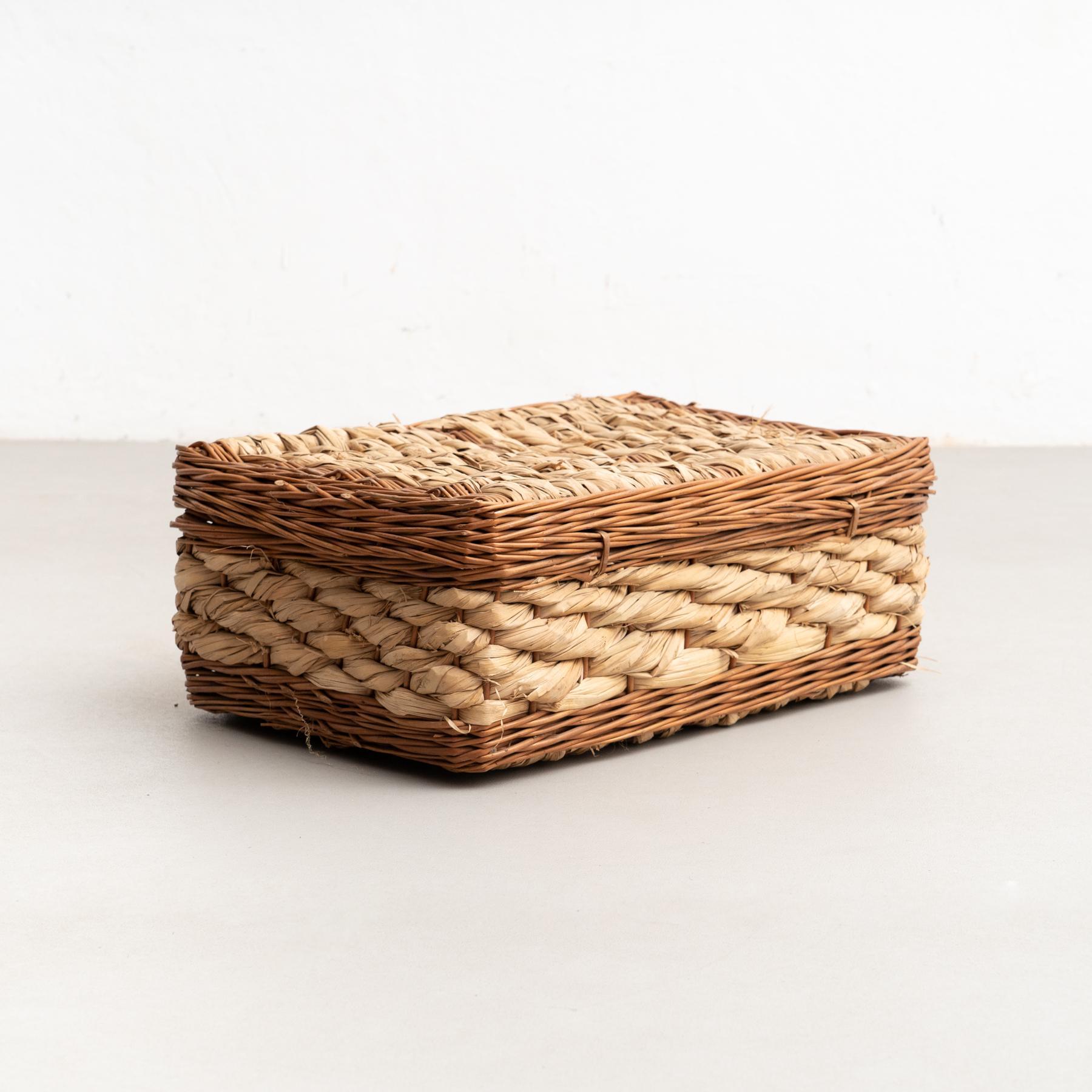 Wicker Vintage Case, circa 1940 For Sale at 1stDibs