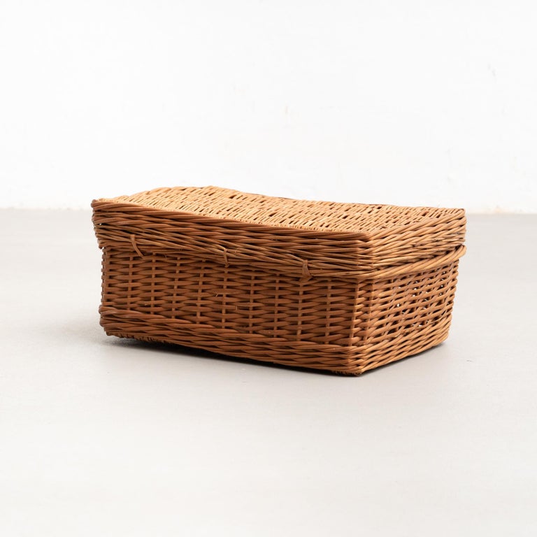 Wicker Vintage Case, circa 1940 For Sale at 1stDibs