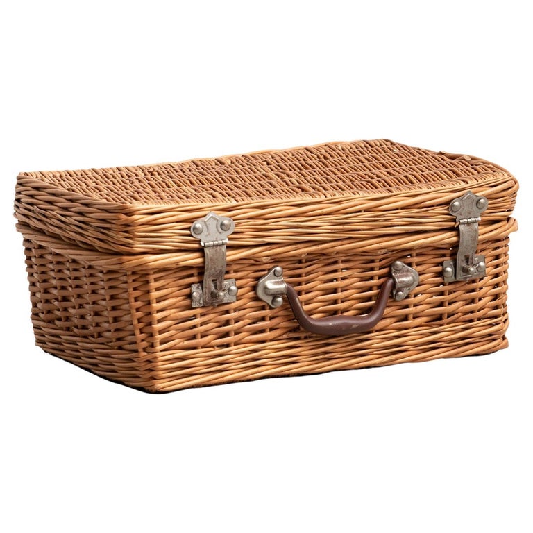 Wicker Vintage Case, circa 1940 For Sale at 1stDibs