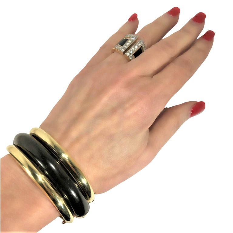 Wide Vintage 18k Yellow Gold and Black Jade Bombe Bangle Bracelet For ...