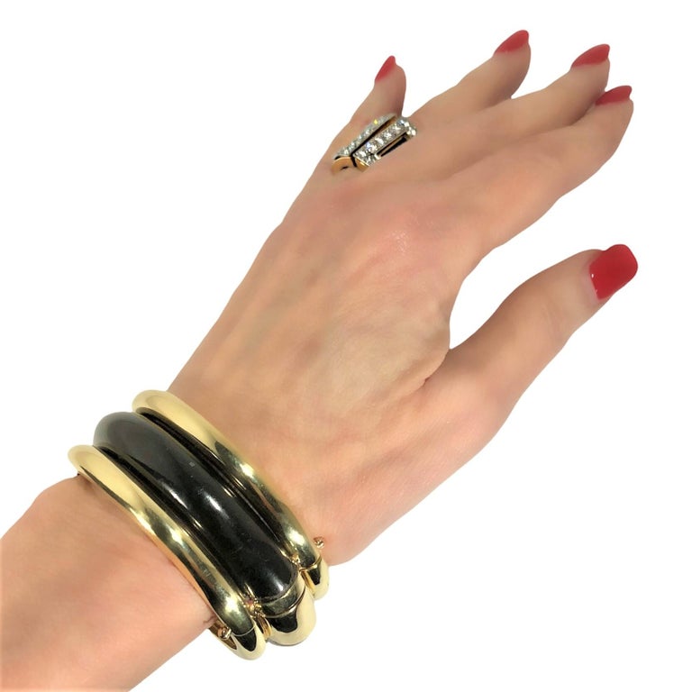 Wide Vintage 18k Yellow Gold and Black Jade Bombe Bangle Bracelet For ...