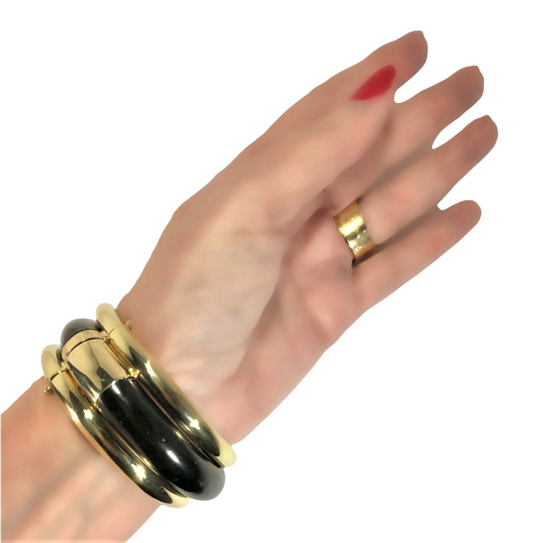 Wide Vintage 18k Yellow Gold and Black Jade Bombe Bangle Bracelet For ...