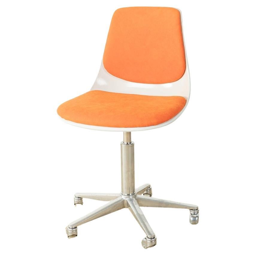 Rare Pair 1960s Space Age Swivel Lounge Chairs by Lurashell Fiberglass ...