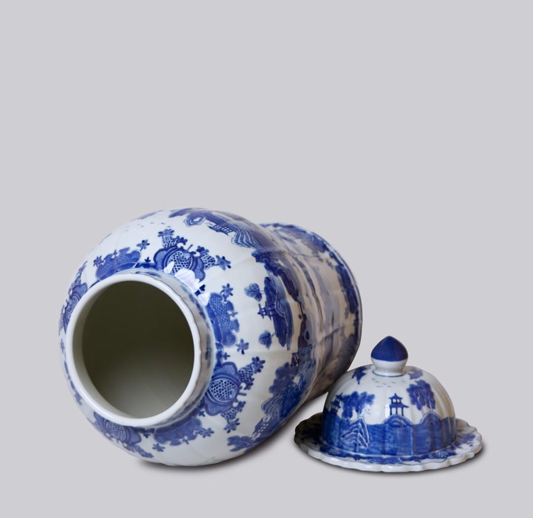 Willow Ware Blue and White Porcelain Ribbed Temple Jar For Sale at 1stDibs
