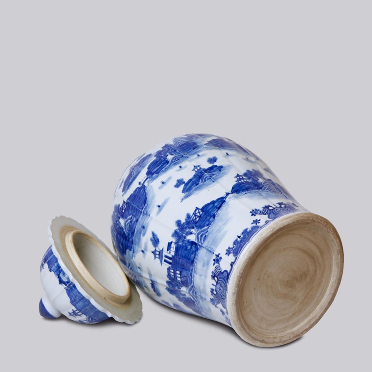 Willow Ware Blue and White Porcelain Ribbed Temple Jar For Sale at 1stDibs