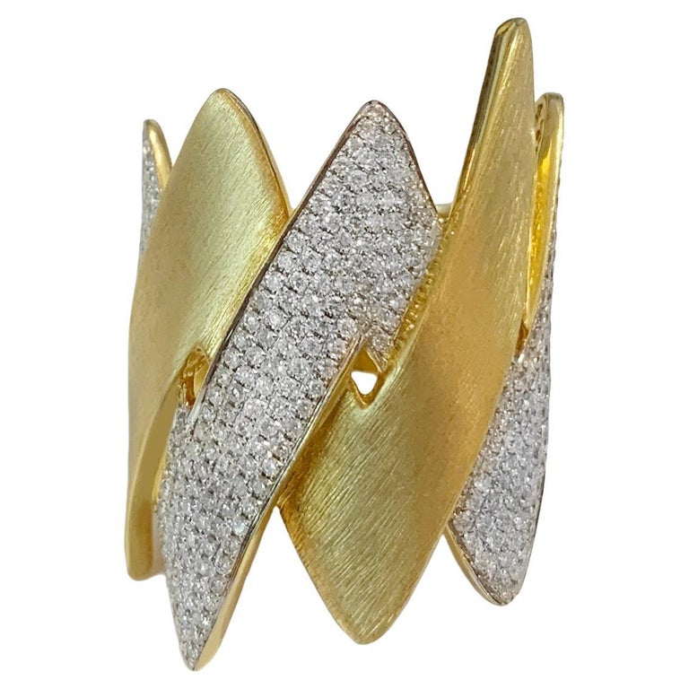Women Yellow Gold With Diamonds Ring For Sale at 1stDibs