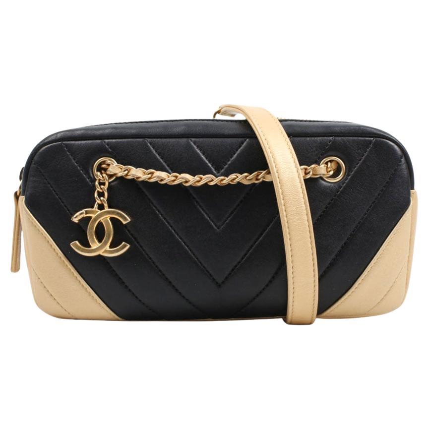 Chanel Chevron Crossbody Bag For Sale at 1stDibs