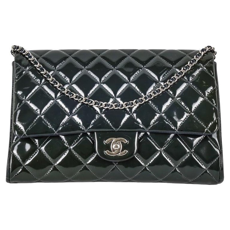 Womens Designer CHANEL CLUTCH BAG WITH CHAIN For Sale at 1stDibs