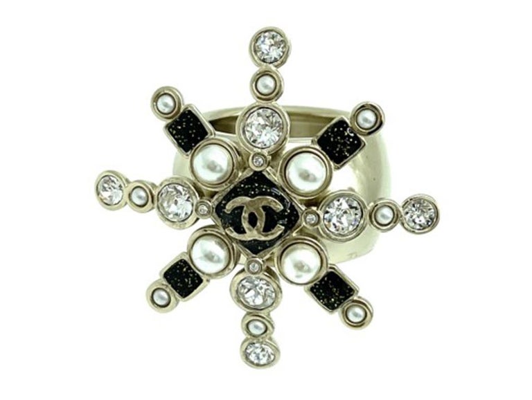 Womens Designer Chanel Star Ring - 54 For Sale at 1stDibs