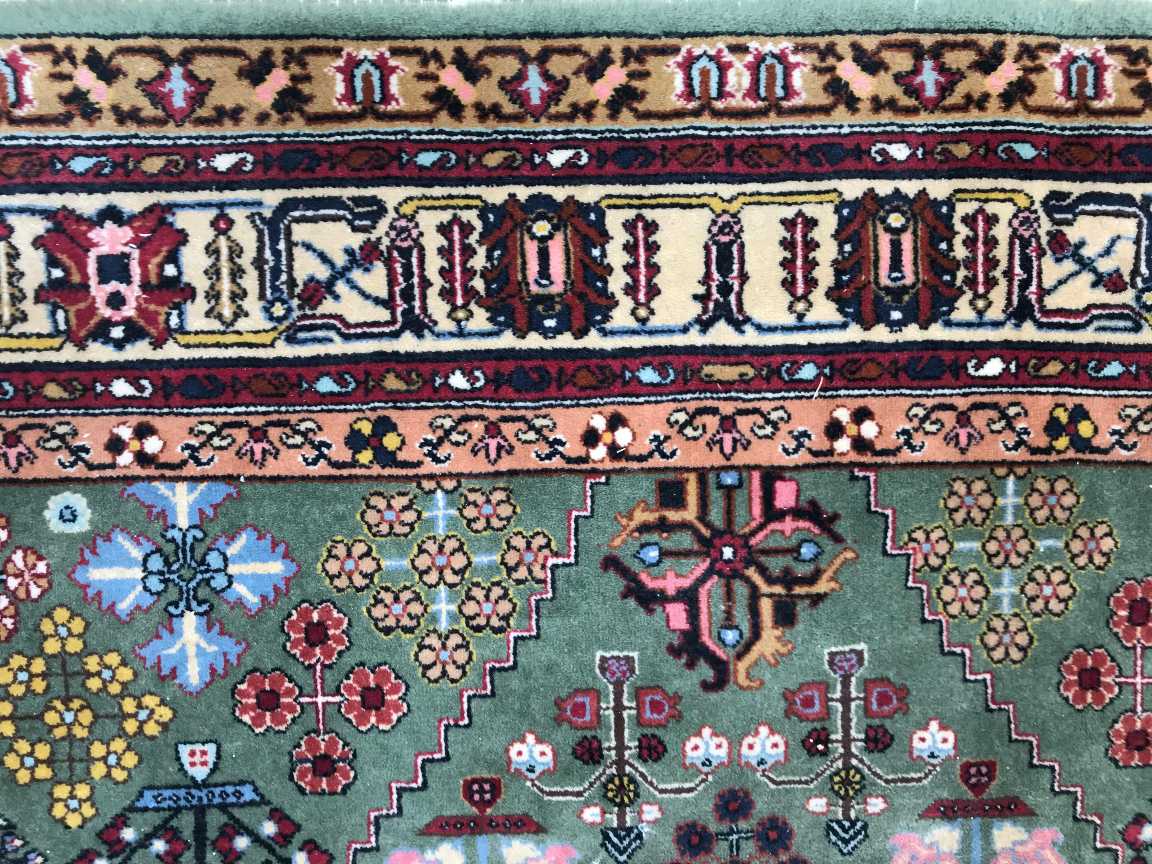 Wonderful Large Vintage Fine Turkish Sivas Rug For Sale at 1stDibs