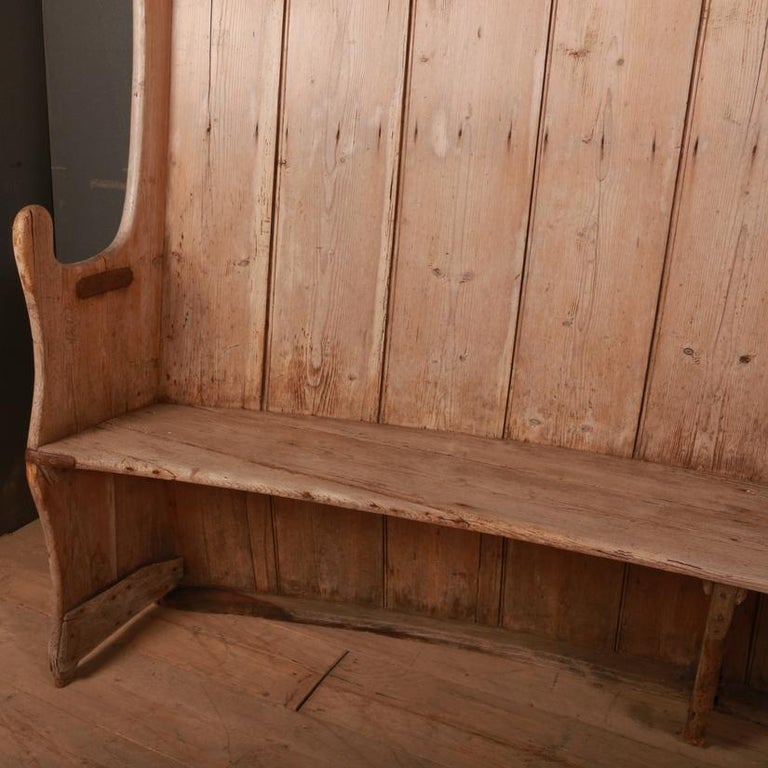 Wonderful Pine Bowed Tavern Settle / Bench at 1stDibs | tavern bench ...