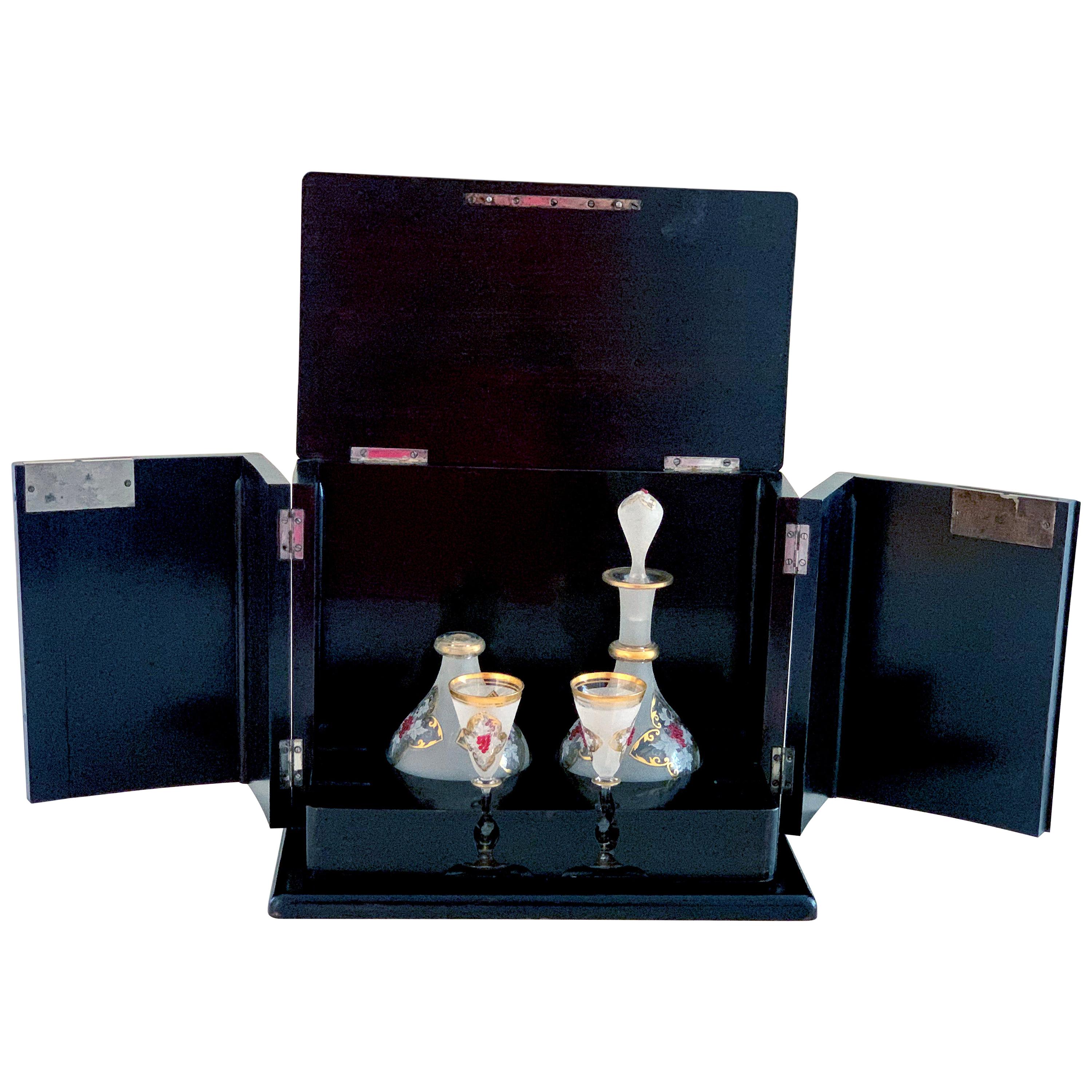 Wood Liquor Decanter Travel Bar Box with Gold Rimmed Glasses ...