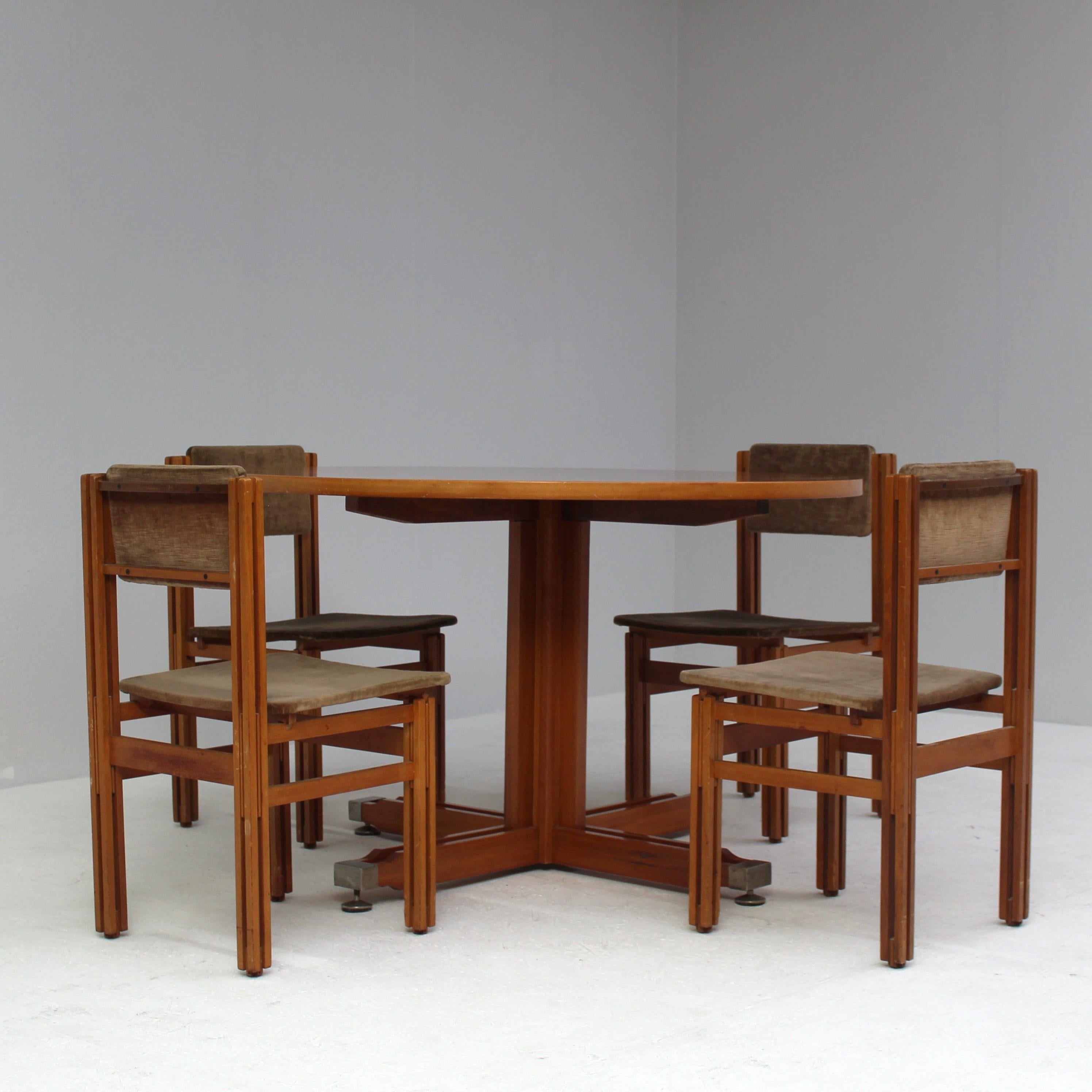 Wooden dining set by Gianni Davano (1950) For Sale at 1stDibs