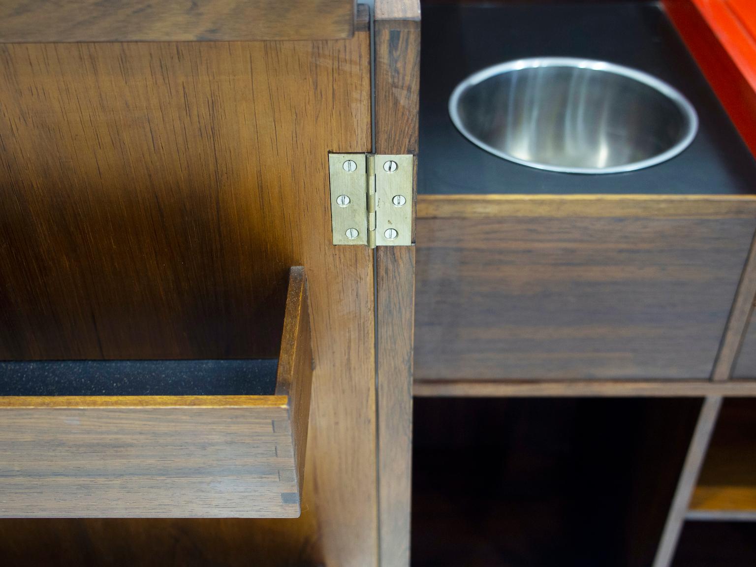 Wooden Free-Standing Dry Bar with Flip-up Top For Sale at 1stDibs