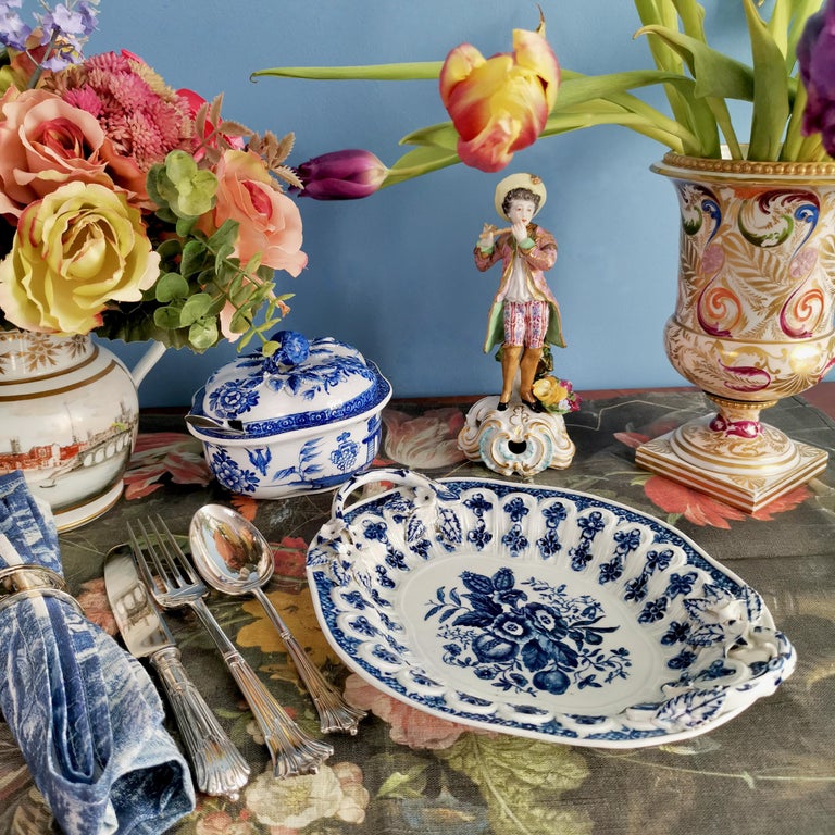 Worcester Porcelain Dish, Blue on White Pine Cone Pattern, circa 1770 ...