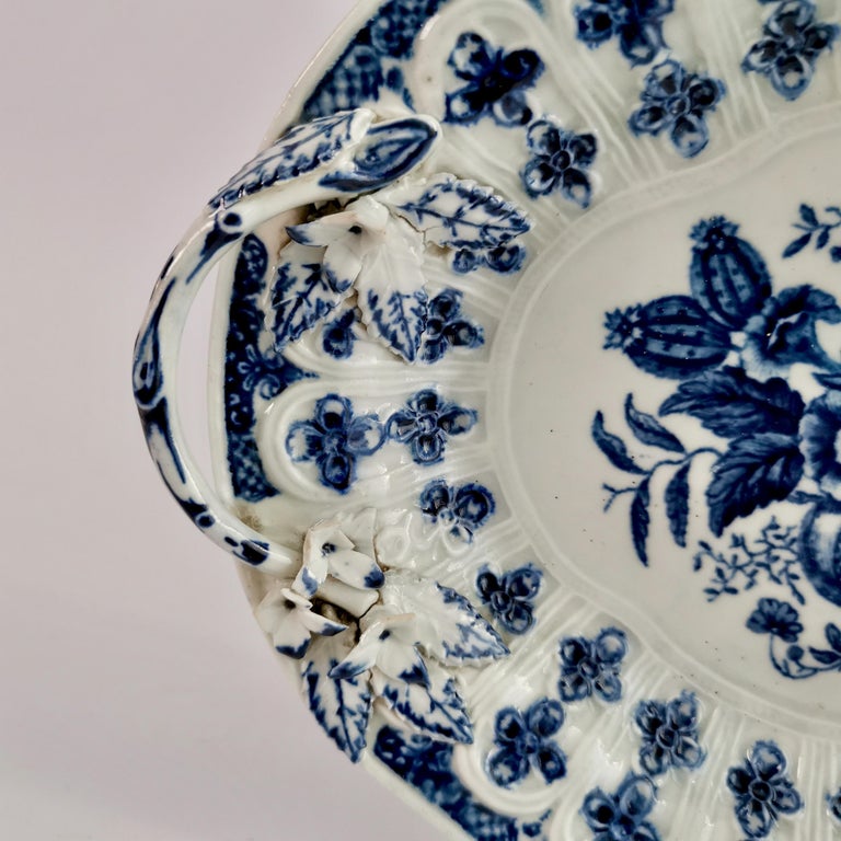 Worcester Porcelain Dish, Blue on White Pine Cone Pattern, circa 1770 ...