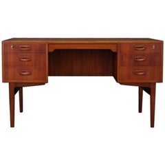 1970s Desks - 183 For Sale at 1stdibs