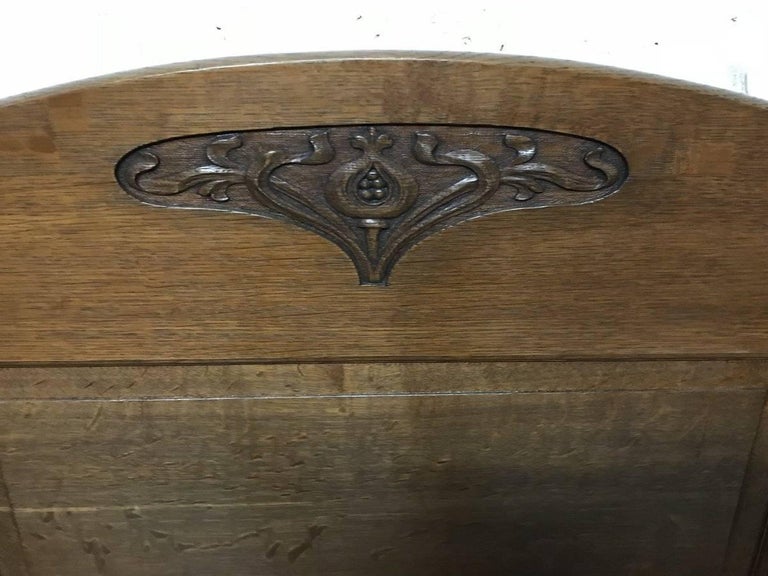 Wylie and Lochhead, M H Baillie Scott, banquette en chêne de l'école ...