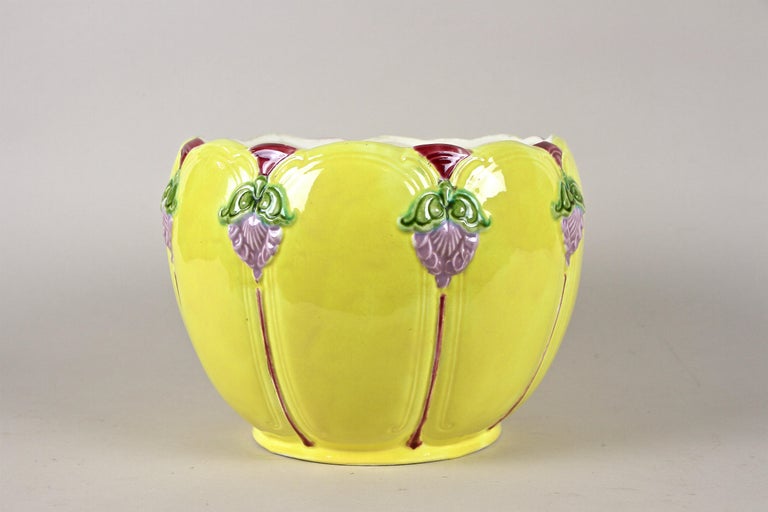 Yellow Art Nouveau Majolica Cachepot by Royal Dux, CZ circa 1918 at 1stDibs