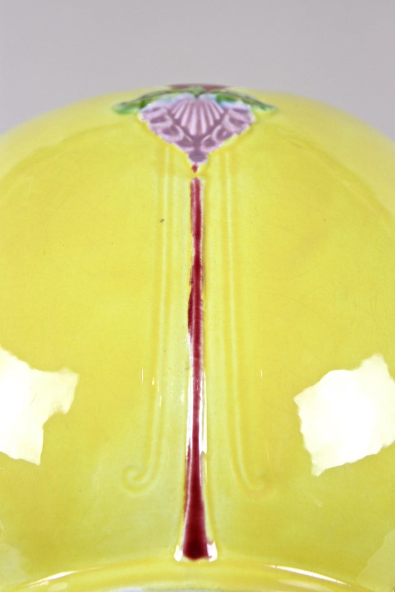 Yellow Art Nouveau Majolica Cachepot by Royal Dux, CZ circa 1918 at 1stDibs