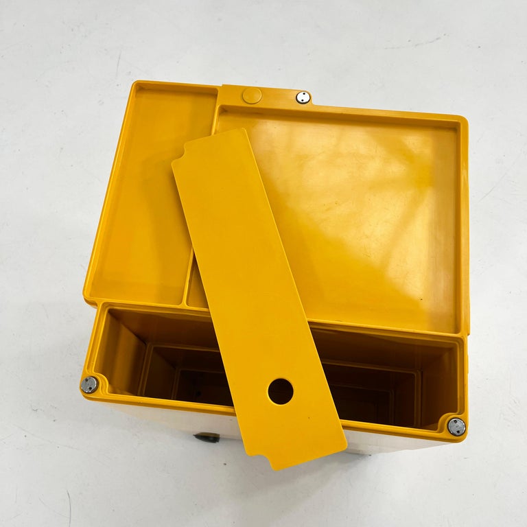 Yellow Boby Trolley by Joe Colombo for Bieffeplast, 1960s For Sale at ...