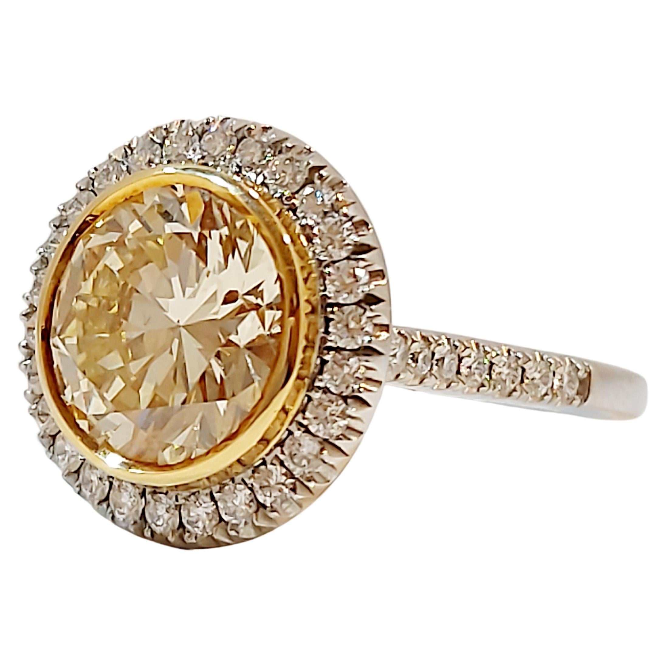 Canary Yellow Diamond Ring For Sale at 1stDibs