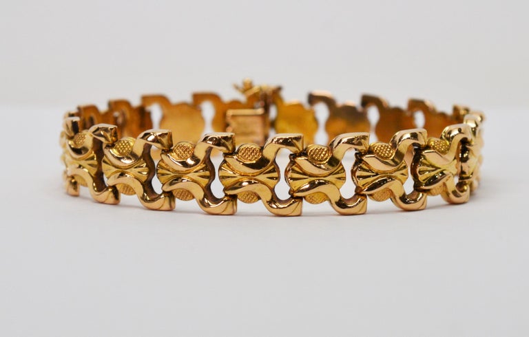 Bow Tie Link 18 Karat Yellow Gold Brevet Bracelet at 1stDibs
