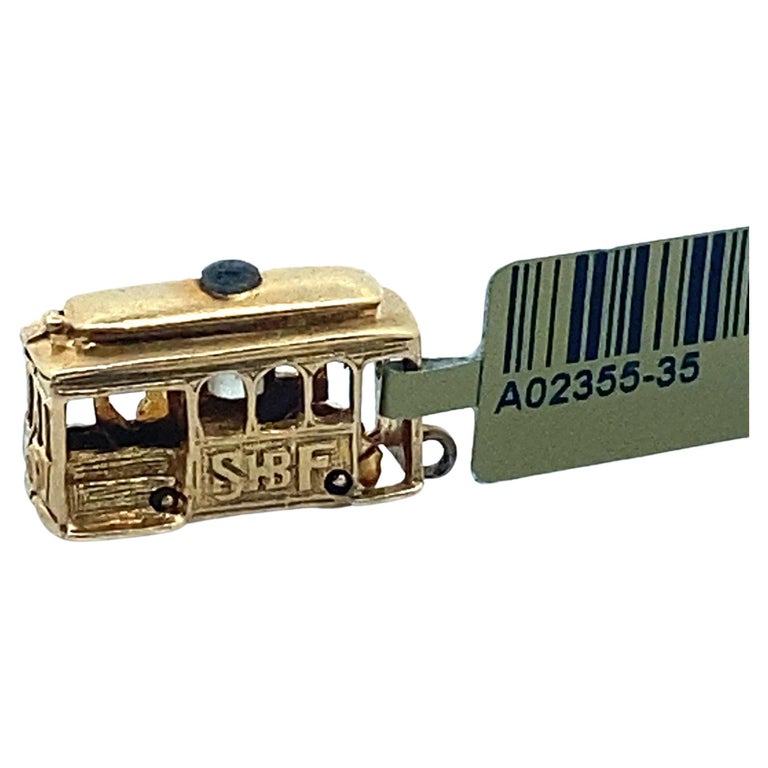Yellow Gold Cable Car Charm Pendant For Sale at 1stDibs