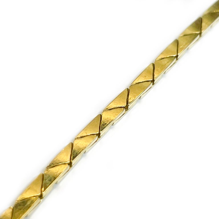 Yellow Gold Cobra Chain Necklace For Sale at 1stDibs