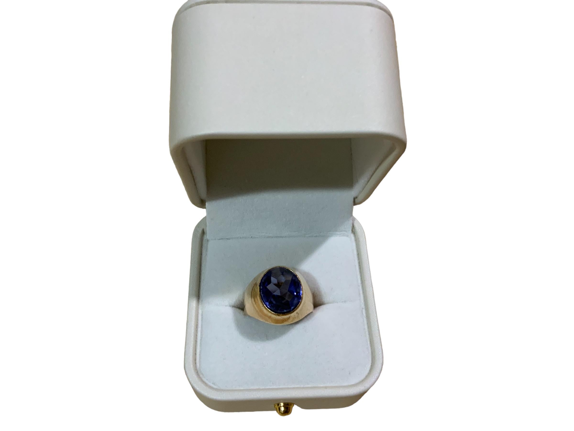Yellow Gold Corundum Blue Sapphire Signet Ring For Sale at 1stDibs