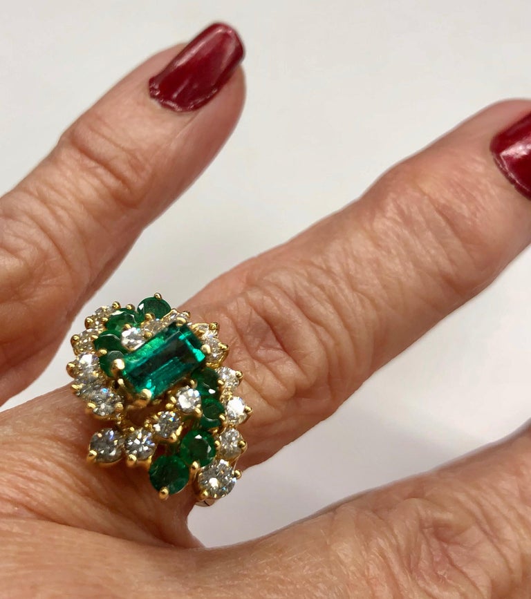 18K Yellow Gold Diamond and Emerald Cluster Ring For Sale at 1stDibs