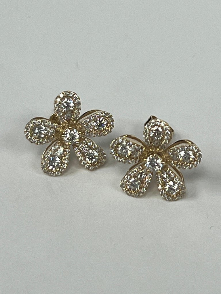 Yellow Gold Diamond Flower Earrings For Sale at 1stDibs