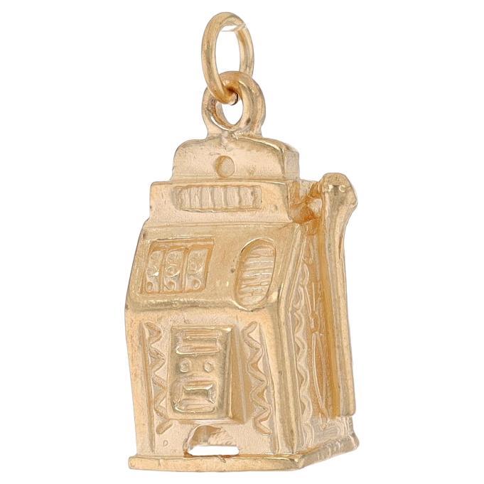 14K Yellow Gold Sewing Machine Charm #16015 For Sale at 1stDibs
