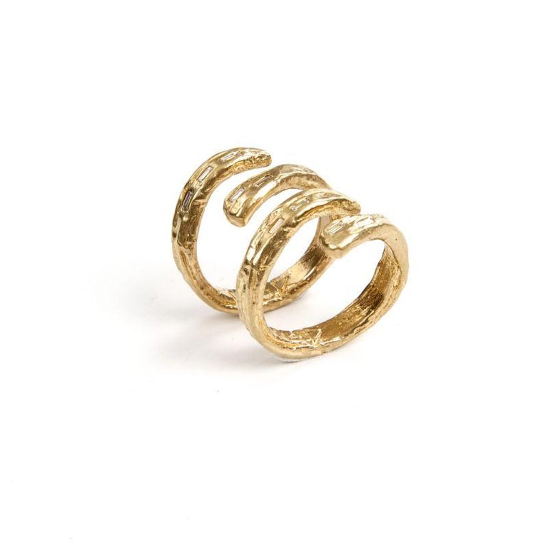 Customizable Yellow Gold Spine Ring with Baguette Diamonds For Sale at ...