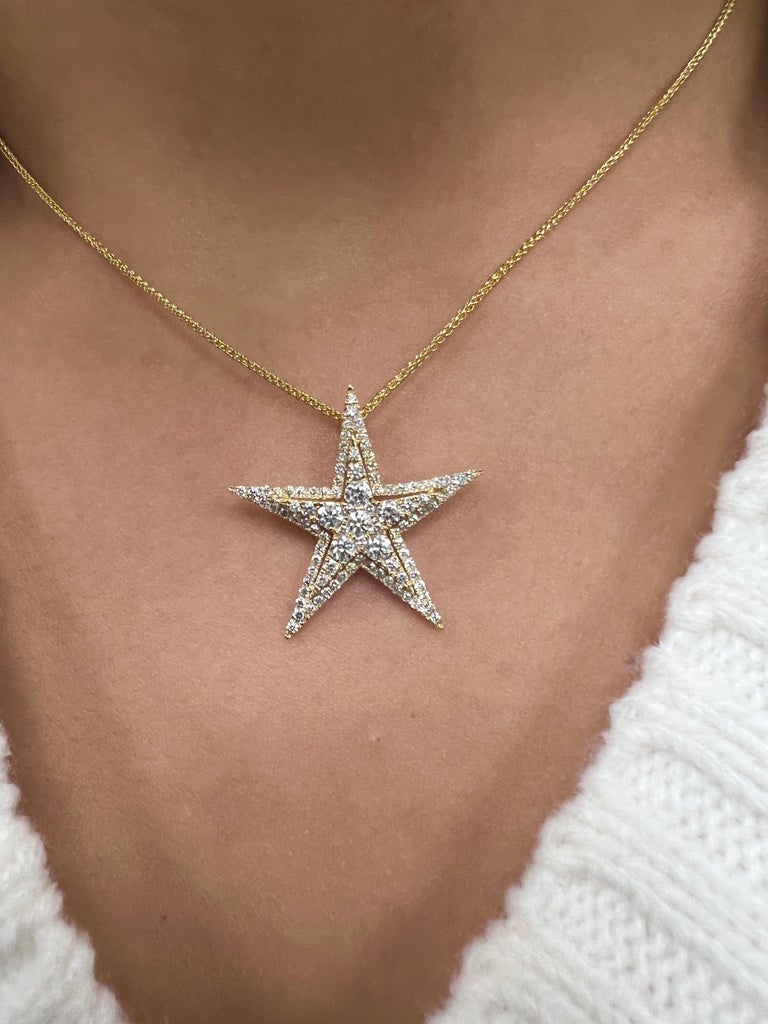 Yellow Gold Star Pendant For Sale at 1stDibs