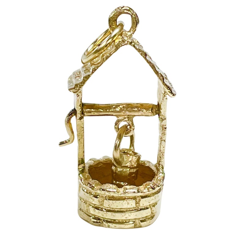 Yellow Gold Wishing Well Pendant For Sale at 1stDibs