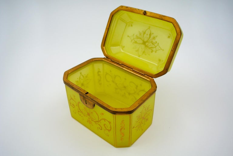 Yellow Opaline Box For Sale at 1stDibs