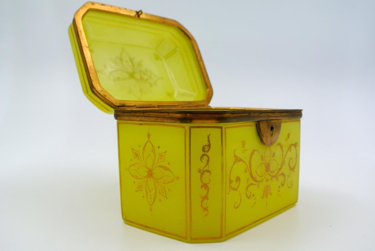 Yellow Opaline Box For Sale at 1stDibs