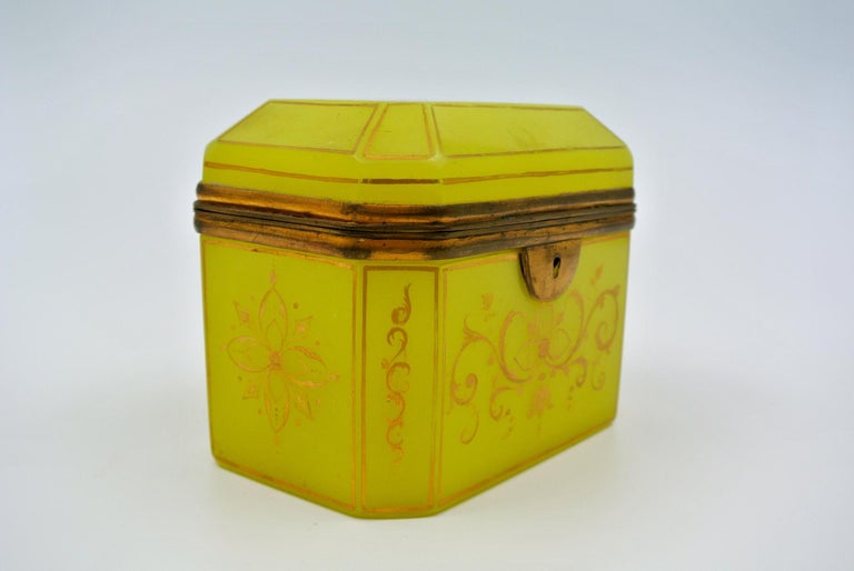 Yellow Opaline Box For Sale at 1stDibs