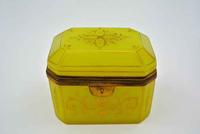 Yellow Opaline Box For Sale at 1stDibs