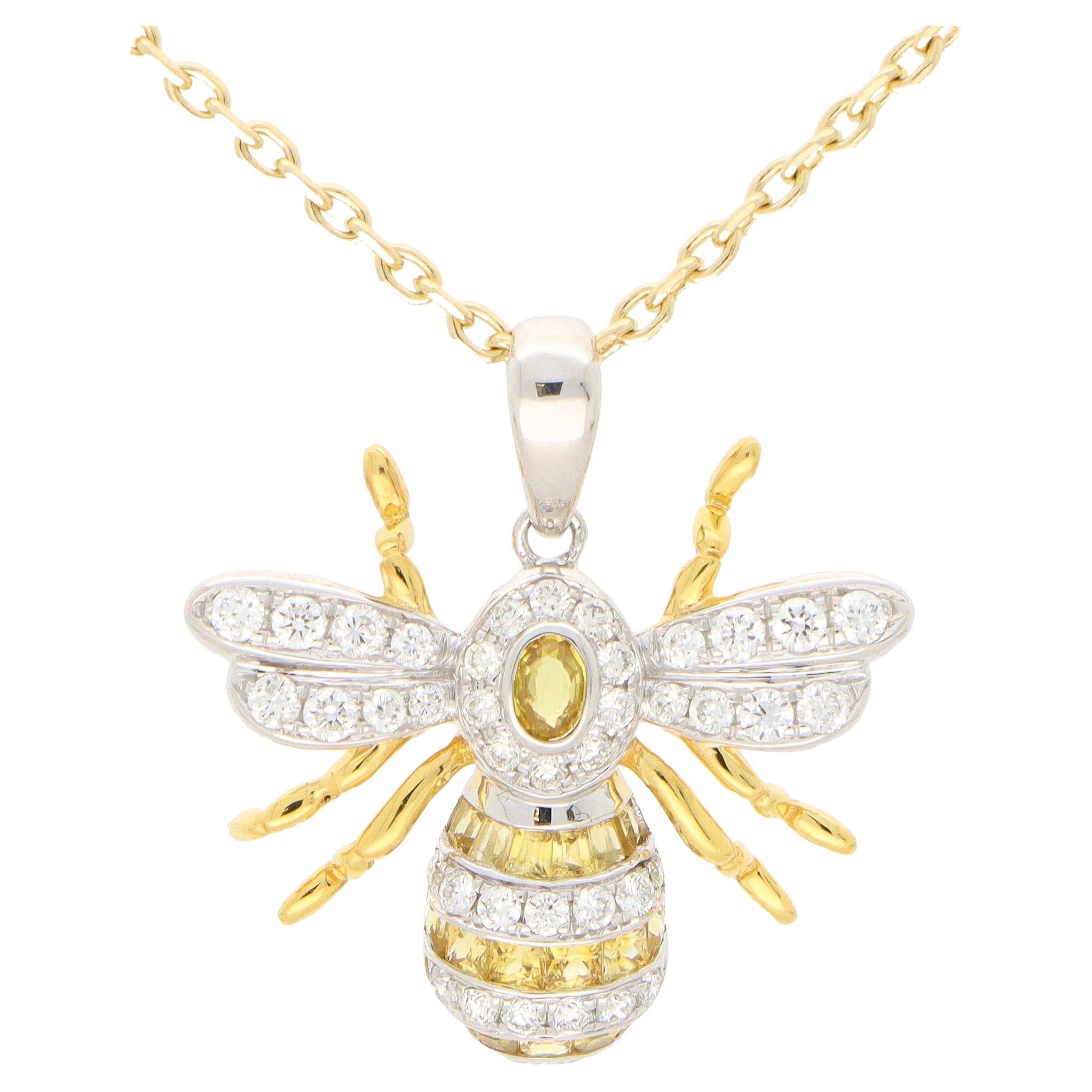 Chaumet Vintage Bee Diamond Pendant in 18K Yellow Gold For Sale at 1stDibs