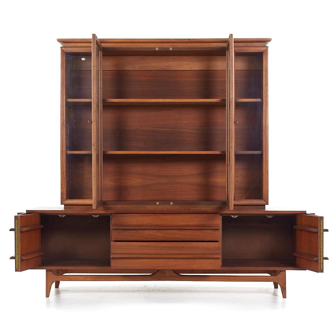 Young Manufacturing Curved Walnut Buffet and Hutch For Sale at 1stDibs