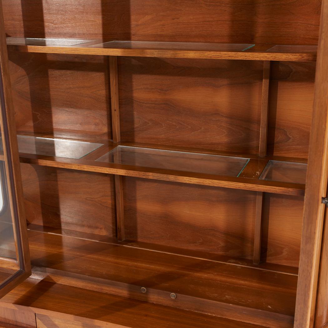 Young Manufacturing Mid Century Walnut Curved Buffet and Hutch For Sale ...