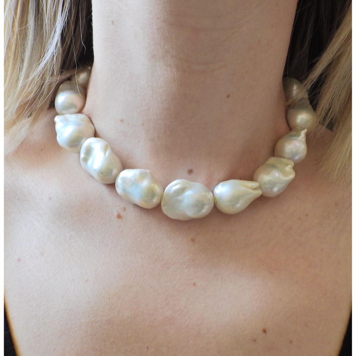 Yvel Baroque South Sea Pearl Gold Necklace For Sale at 1stDibs