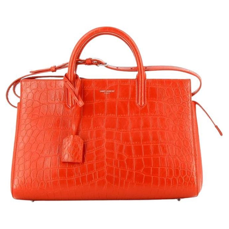 Yves Saint Laurent - Sac en cuir croco rouge - En vente sur 1stDibs