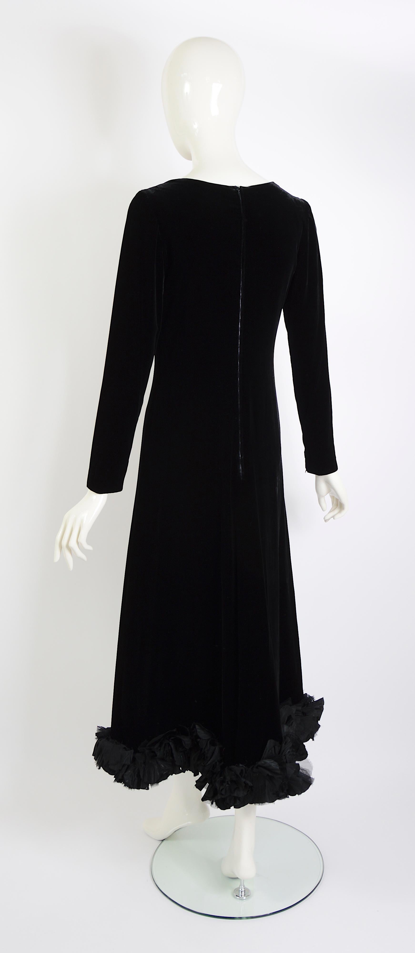 Yves Saint Laurent Haute Couture nr 28532 vintage 1960s velvet and ...
