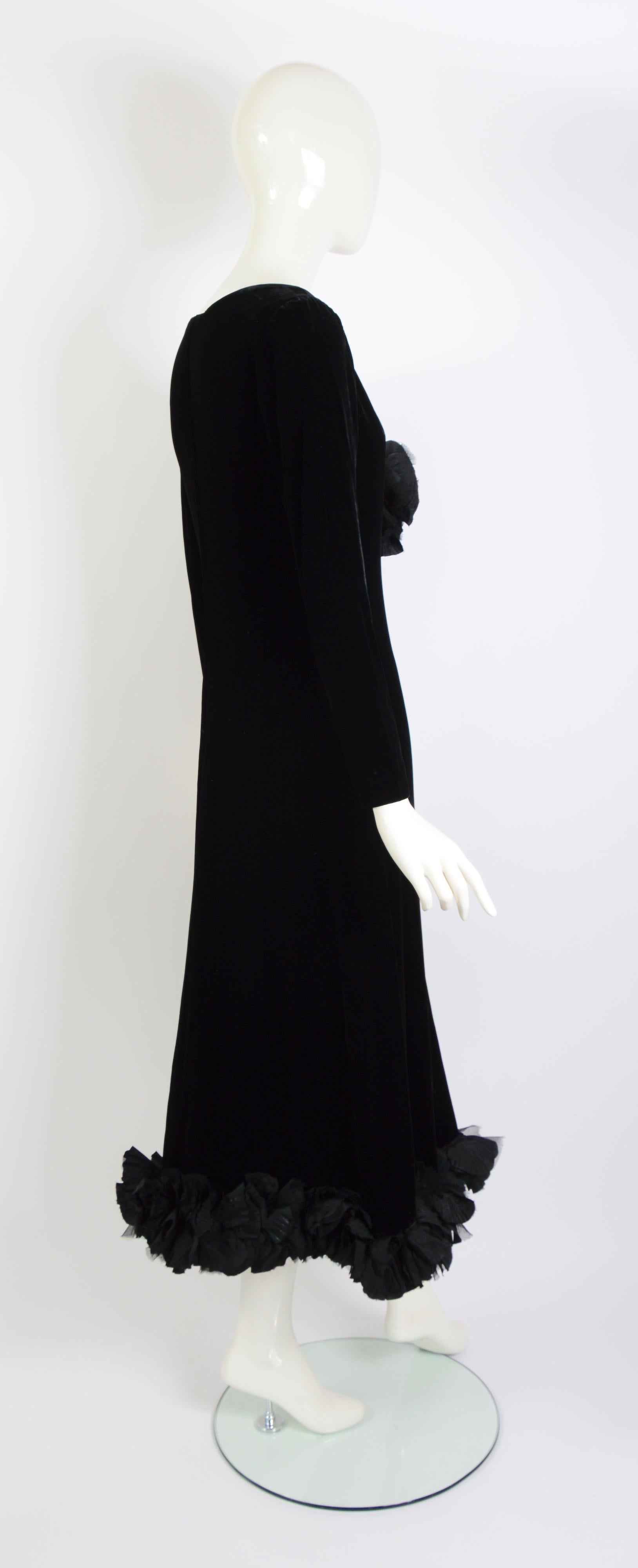 Yves Saint Laurent Haute Couture nr 28532 vintage 1960s velvet and ...