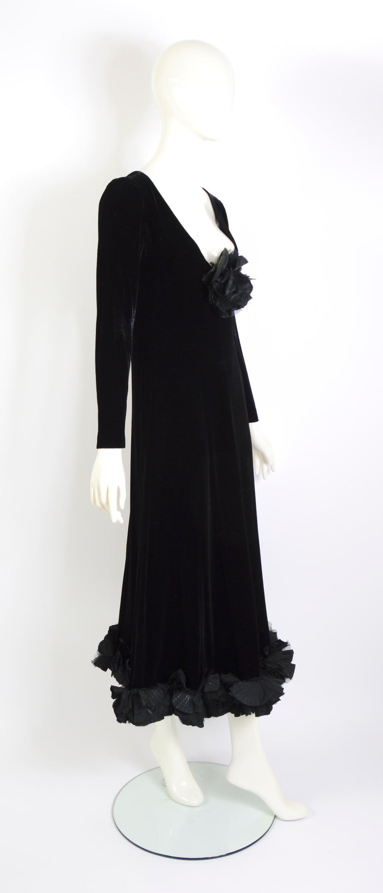 Yves Saint Laurent Haute Couture nr 28532 vintage 1960s velvet and ...